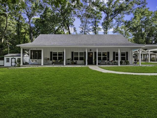 1012 W Jones St, Livingston, TX 77351