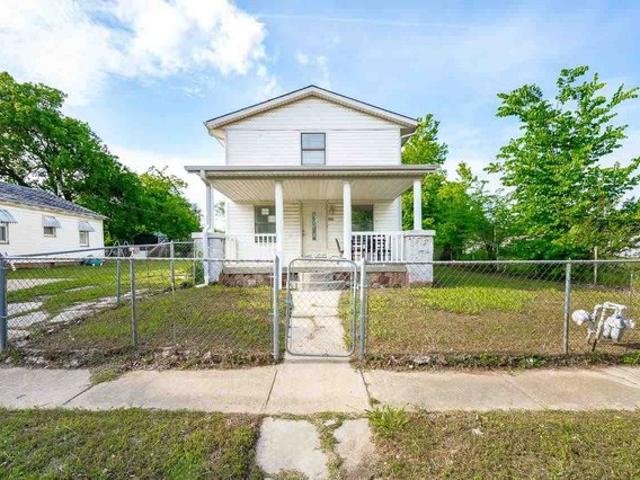 1012 W Moses St, Cushing, OK 74023
