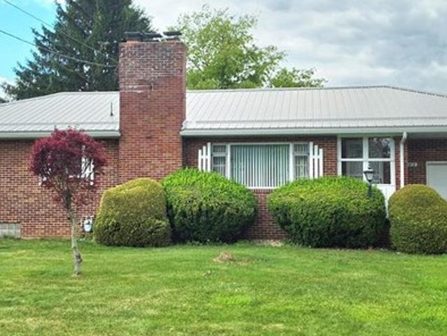 1012 Willet Dr, Johnstown, PA 15905