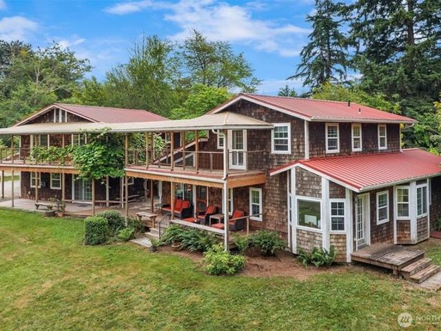 10133 SW 204th Ave, Vashon, WA 98070