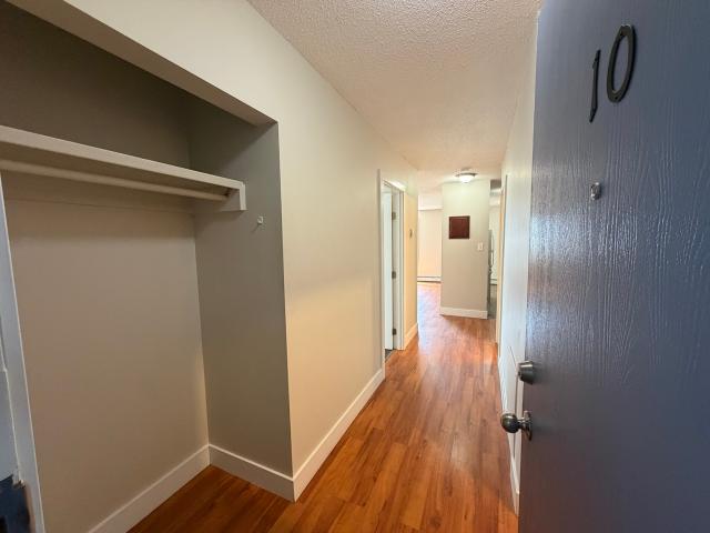 10130 154 Street 10, 2 beds, 1 full bath