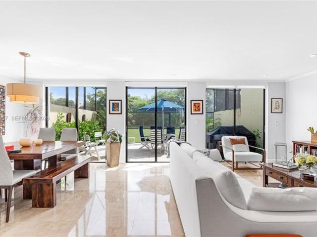 10137 Costa Del Sol Blvd, Doral, FL 33178