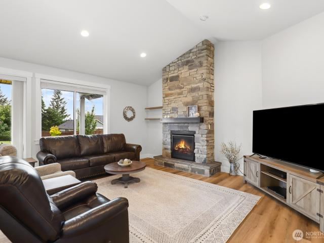 10135 Albany Park Lane SW
