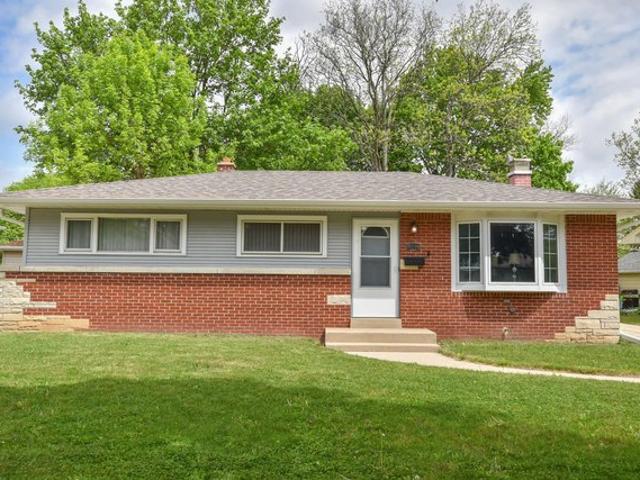 10136 W Manitoba St, West Allis, WI 53227