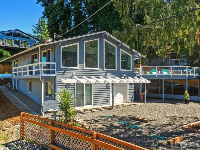 10138 Steamboat Island Road NW