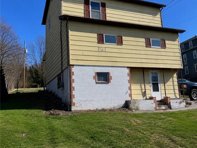 1013 Main St