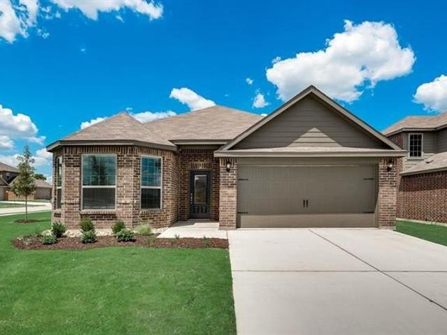 1013 McDonald Dr, Crowley, TX 76036