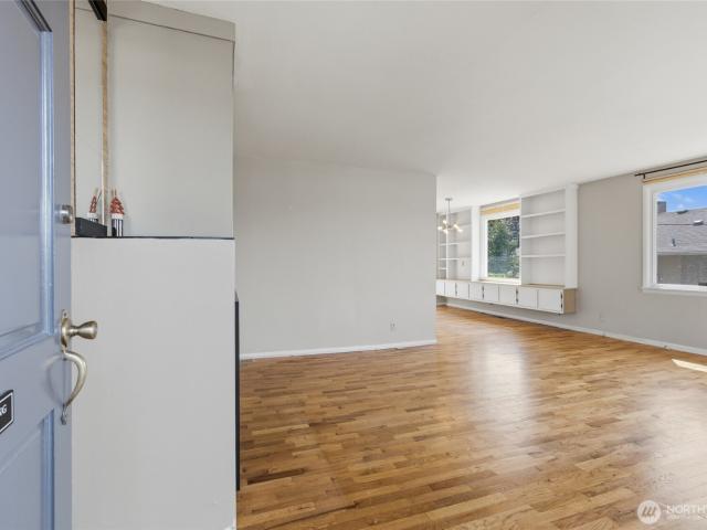 1013 N 33rd Place