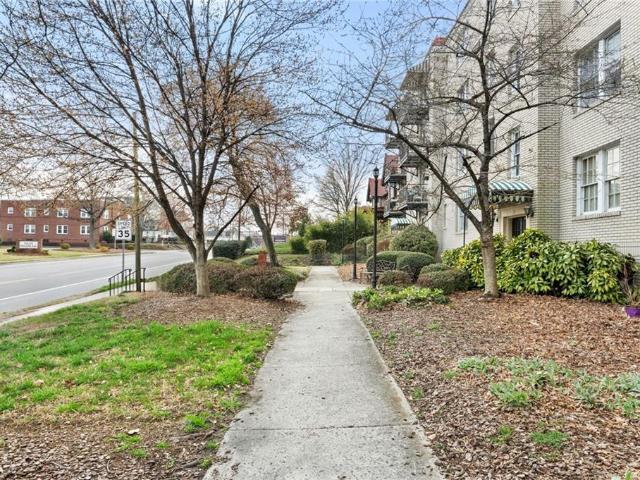 1013 N Elm Street #B6