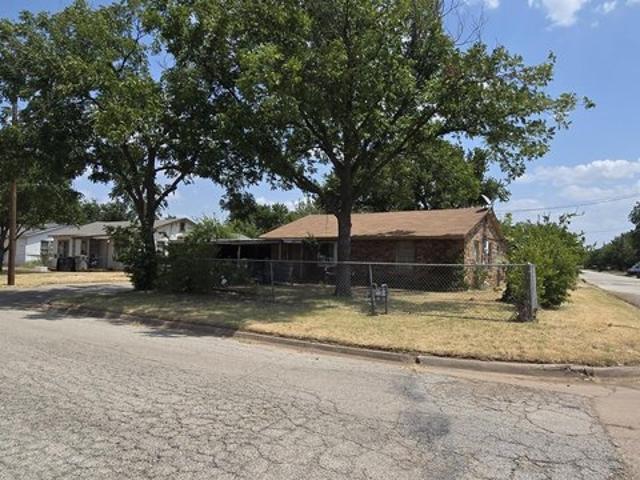 1013 and 1015 Hirschi Ln, Wichita Falls, TX 76306