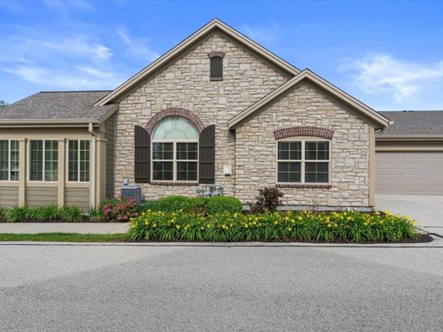 1013 Ann Marie Way, Oconomowoc, WI 53066