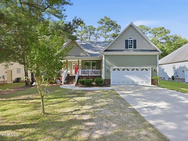 1013 Barkentine Dr, New Bern, NC 28560