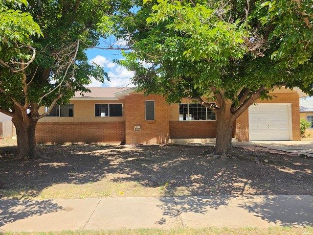 1013 Caminisito St, Roswell, NM 88203