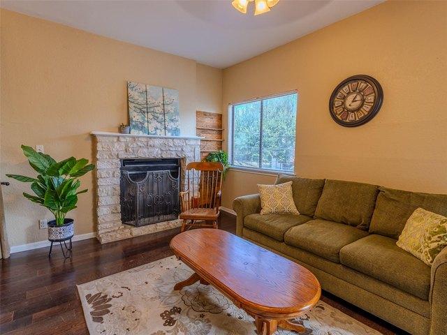 1013 Chestnut St Unit 4, San Marcos, TX 78666