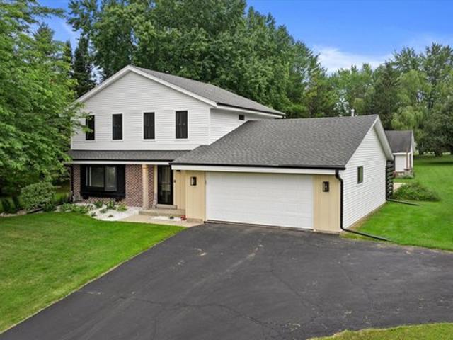1013 Fairfield Ln, Farmington, WI 53090