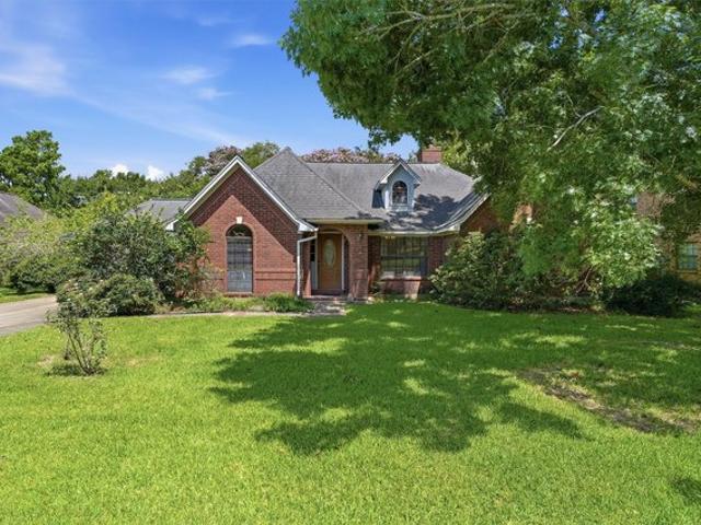 1013 Glenshannon Ave, Friendswood, TX 77546
