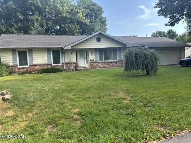 1013 Hawthorn St, Carthage, MO 64836