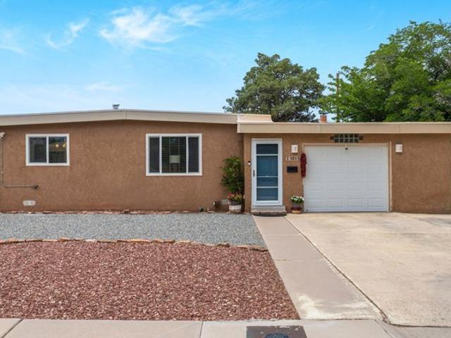 1013 Indiana St SE, Albuquerque, NM 87108