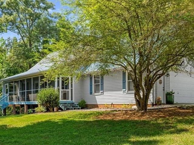 1013 Lacy Hepler Rd, Thomasville, NC 27360
