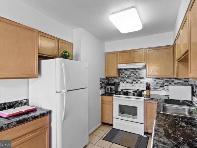 1013 Robin Hill Ter