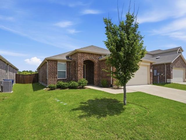 1013 Vernon Dr, Aubrey, TX 76227