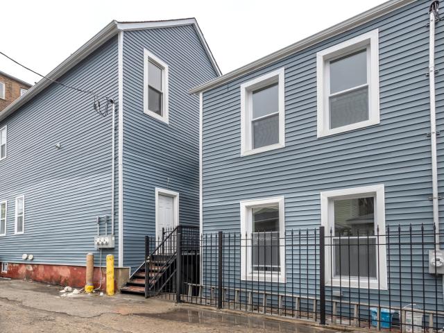 1013 W 18th Pl, Unit 2R, Chicago, IL 60608 | Compass