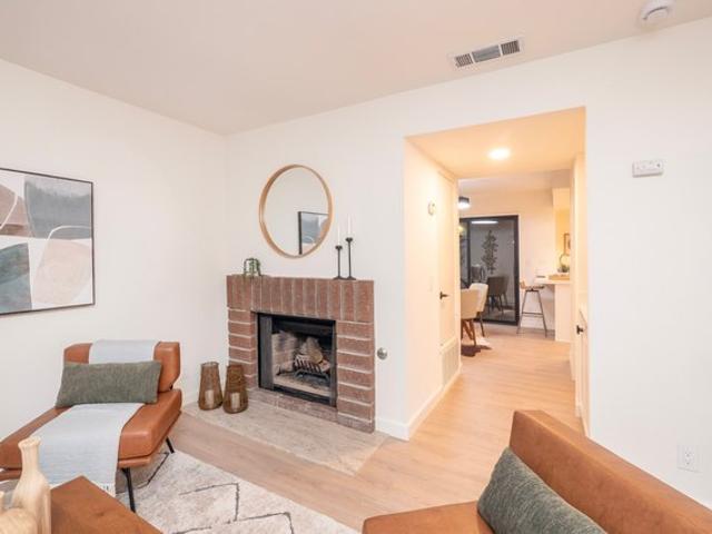 1013 W Linden St Apt 2, Riverside, CA 92507