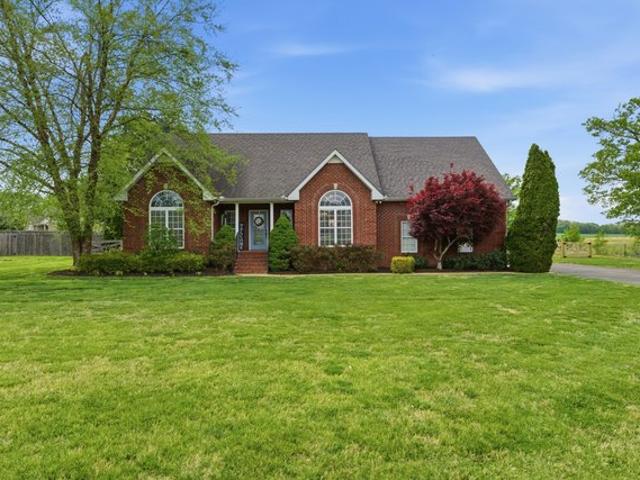1013 Weiss Rd, Cottontown, TN 37048