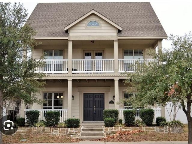 1013 Wenk Dr, Aubrey, TX 76227