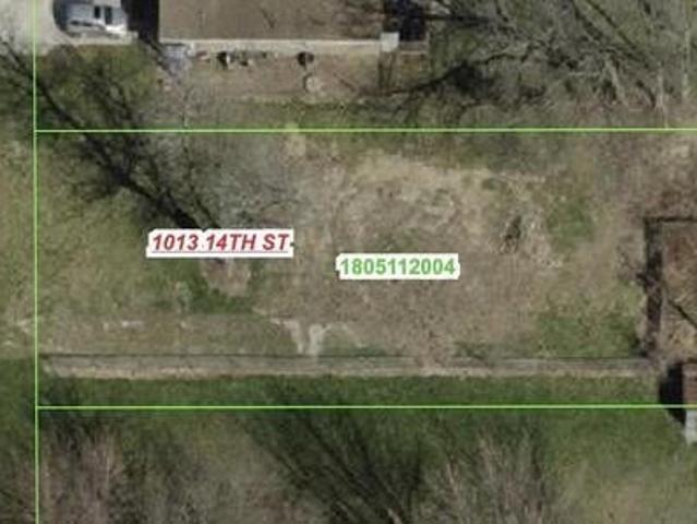 1013 14th St, Silvis, IL 61282