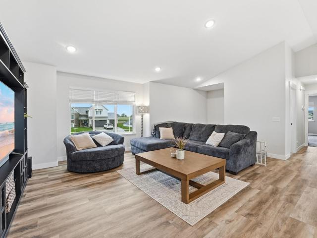 1013 26th Street Loop N