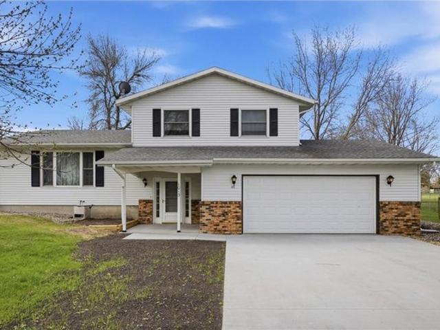 1013 63rd Ave N, Moorhead, MN 56560