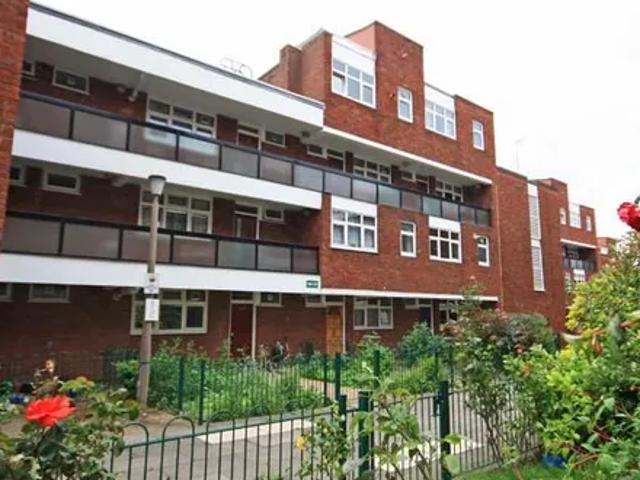 101 110 Woking Close, London, SW15 5LB, United Kingdom | 3 bed house for rent #166659362 | Rentberry