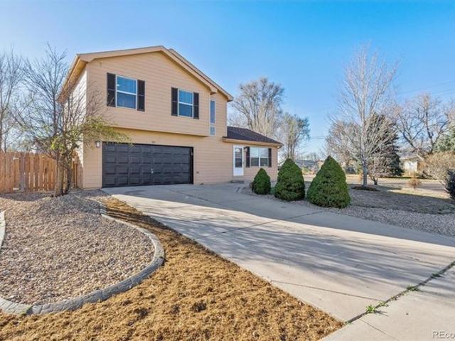 101 23rd Avenue Ct, Greeley, CO 80631