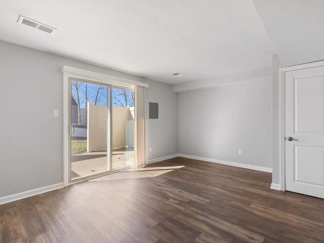 101 604 Carriage Hill 2 Bedroom Apartment for Rent at 101 Carriage Hl, Mcmurray, PA 15317