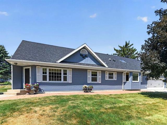 101 8th St, Waunakee, WI 53597