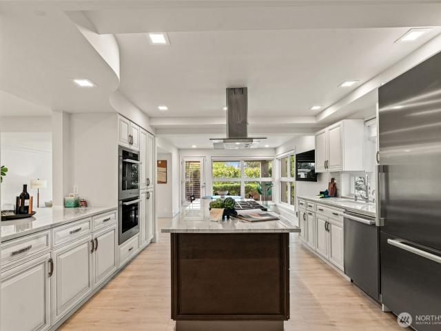 101 99th Avenue NE # 101