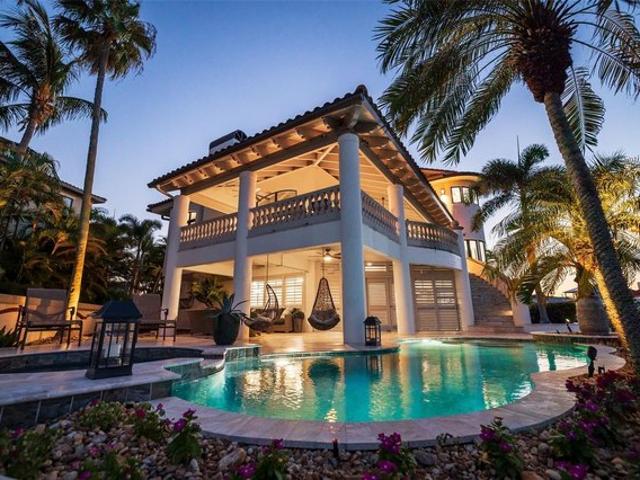 101 9th St E, Tierra Verde, FL 33715