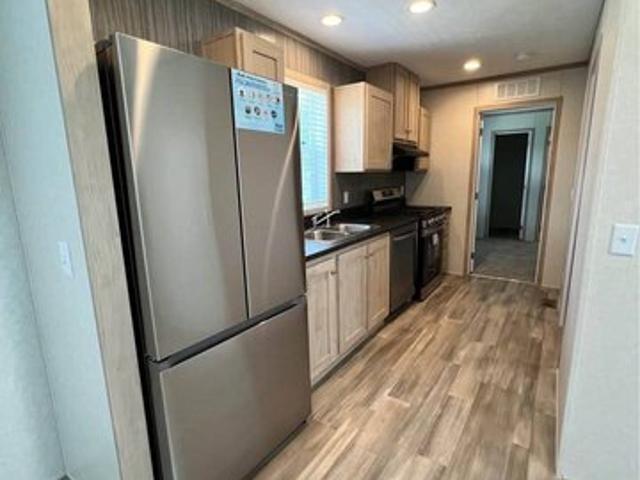 101 Cotts Dr, Sioux City, SD 57049