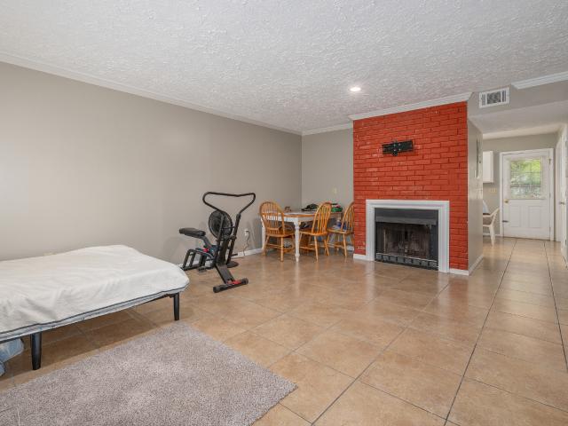 101 Coventry Woods Dr