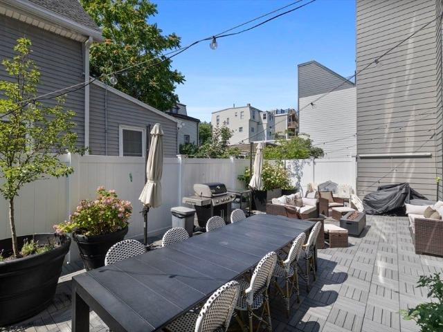 101 Condor St #205, Boston, US, MA
