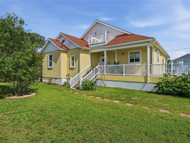 101 Copano Pkwy, Rockport, TX 78382