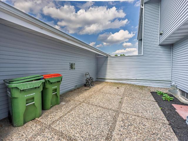 101 Canabury Court