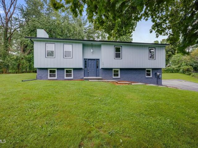 101 Canterbury Ln, Bristol, VA 24201