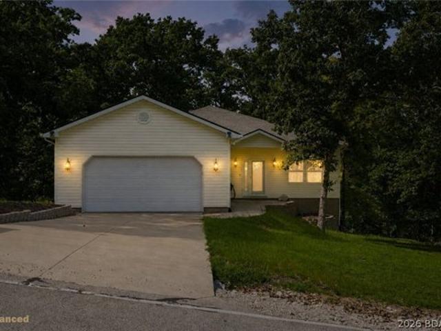 101 Casco Ct, Lake Ozark, MO 65049