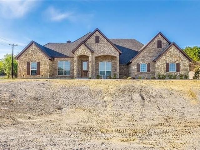 101 Cedar Mountain Dr, Weatherford, TX 76085
