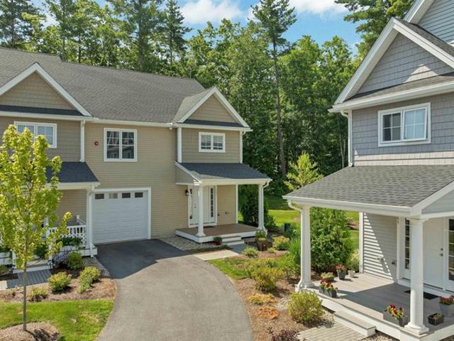 101 Centerwood Way, Manchester, NH 03102