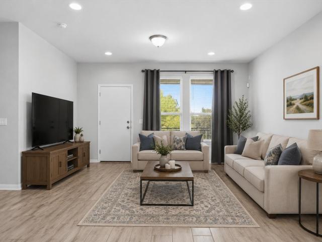 101 Chalk Lake Cv