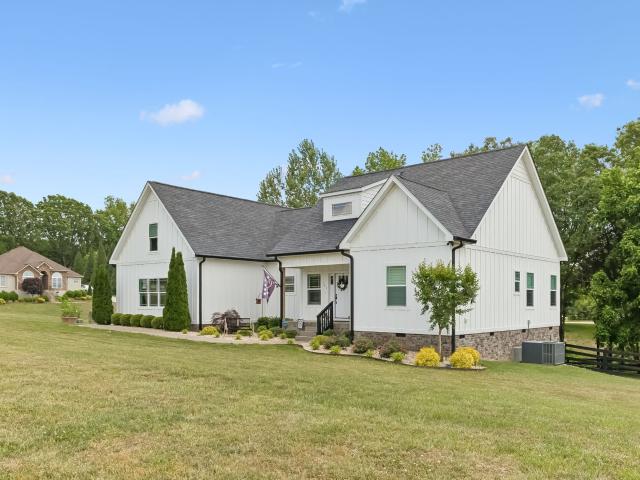 101 Amelia Dr