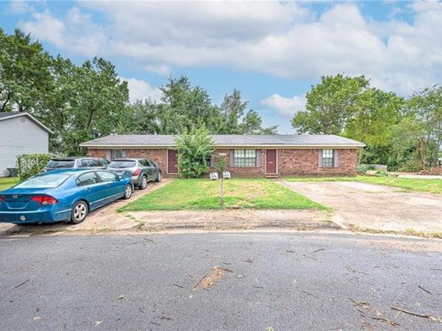 101 and 103 E Adobe St, Fayetteville, AR 72703